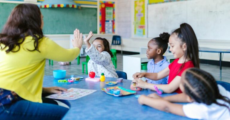 9 Effective Way to Develop Communication Skills in Preschoolers - ODYSSEY